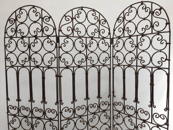 Moroccan Hand-Crafted Iron Screen - E-mosaik